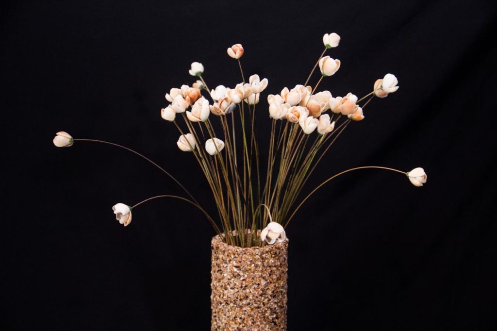 Flor de Concha | Bege (Dúzia) – Artesanato Cristina